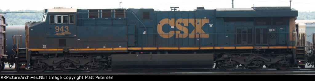 CSX 943